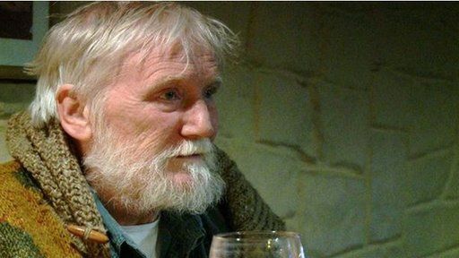 Dermot Healy: Tributes paid after death of Irish writer - BBC News