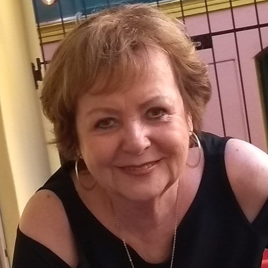 Bath woman's 50-year search to find half-sister in DNA programme - BBC News