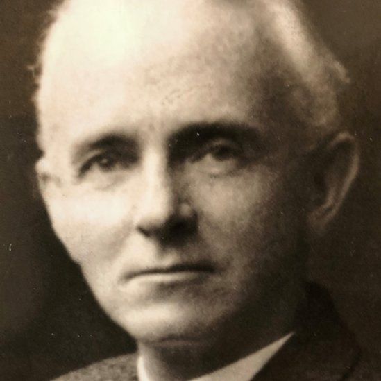 Ymgyrch i achub hen gapel Tom Nefyn ym Mhen Llŷn - BBC Cymru Fyw