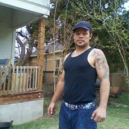 Oklahoma manhunt for live-streaming homicides suspect - BBC News