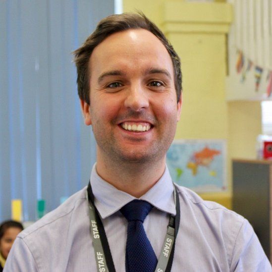 Streaming at five set me up to fail, says deputy head - BBC News