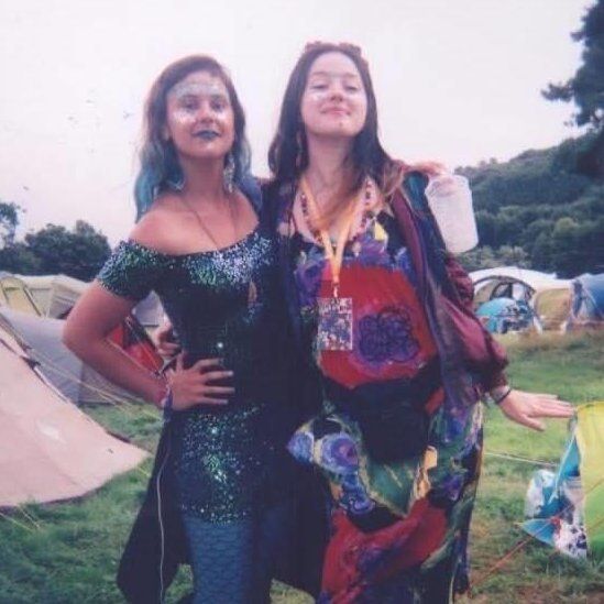 Tri llun: Izzy Rabey - BBC Cymru Fyw