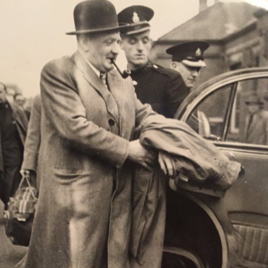 Ronnie 'Cadno' a llofruddiaethau Pentywyn - BBC Cymru Fyw