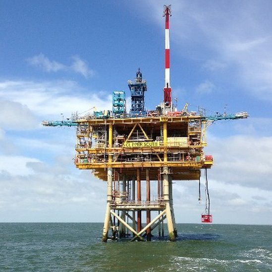 Statoil delays production at Mariner oil field - BBC News