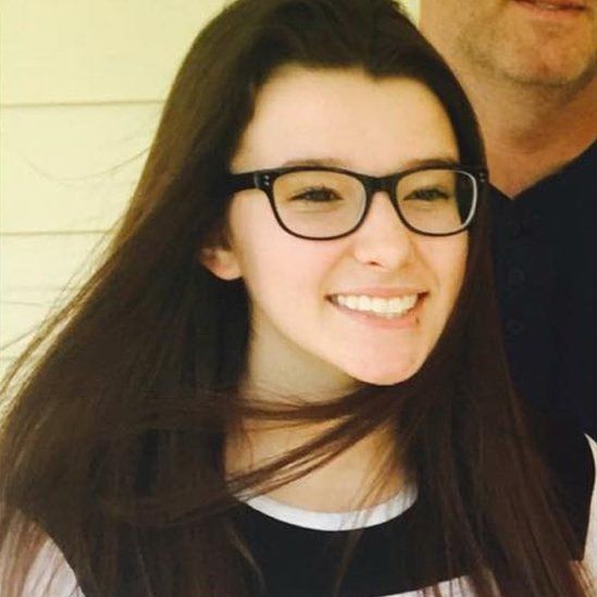 Kentucky school shooting: Two teenagers dead and 17 injured - BBC News