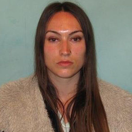 Woman jailed over plot to expose key witness in murder trial - BBC News