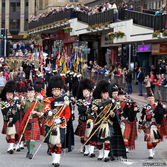 In pictures: Inverness Armed Forces Day - BBC News