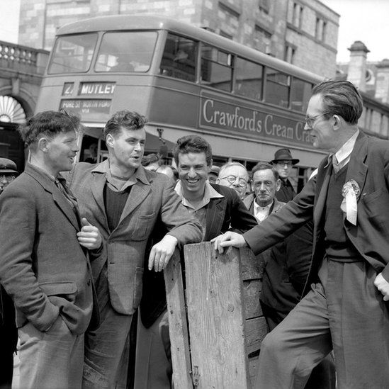 In pictures: Centenary of Michael Foot's birth - BBC News