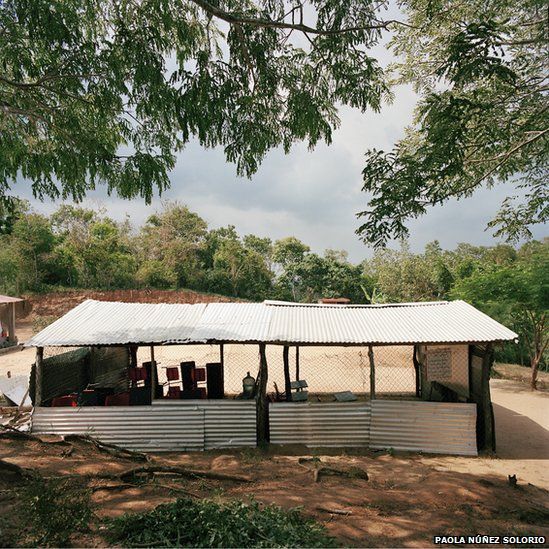 In pictures: Mexico's poor rural schools - BBC News