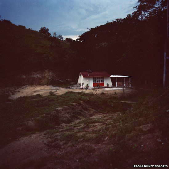 In pictures: Mexico's poor rural schools - BBC News
