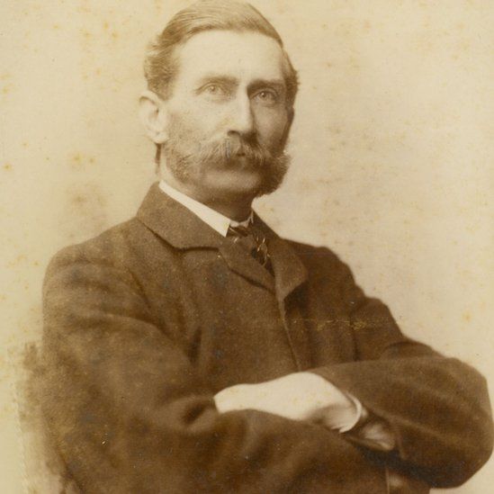 Movember: Marvellous moustaches from yesteryear - BBC News