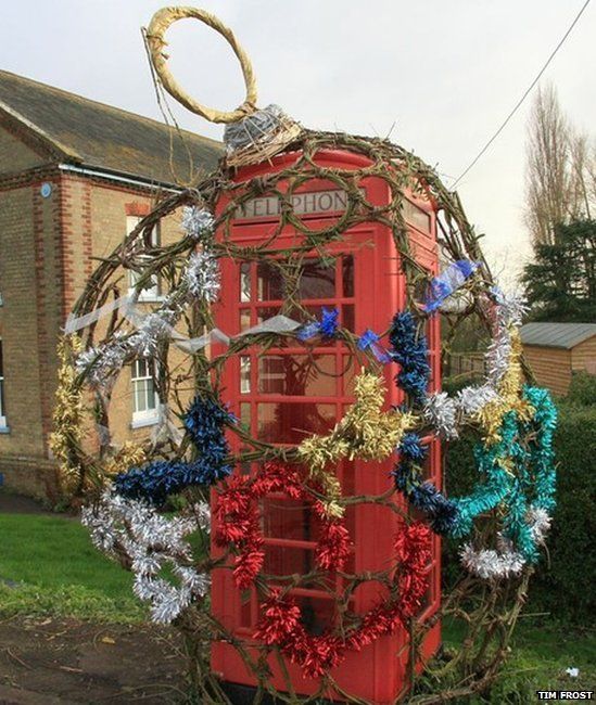 Prickwillow telephone box 'blinged up' as Christmas bauble - BBC News