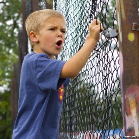 Poor boys fare worse in rich areas, suggests research - BBC News