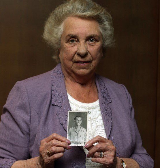 WW2 soldier killed in Italy to be reburied - BBC News