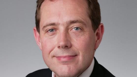 Ex-Worcestershire MP hails 24-hour Parkinson's treatment - BBC News
