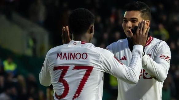 Manchester United: Casemiro and Kobbie Mainoo 'benefit each other ...