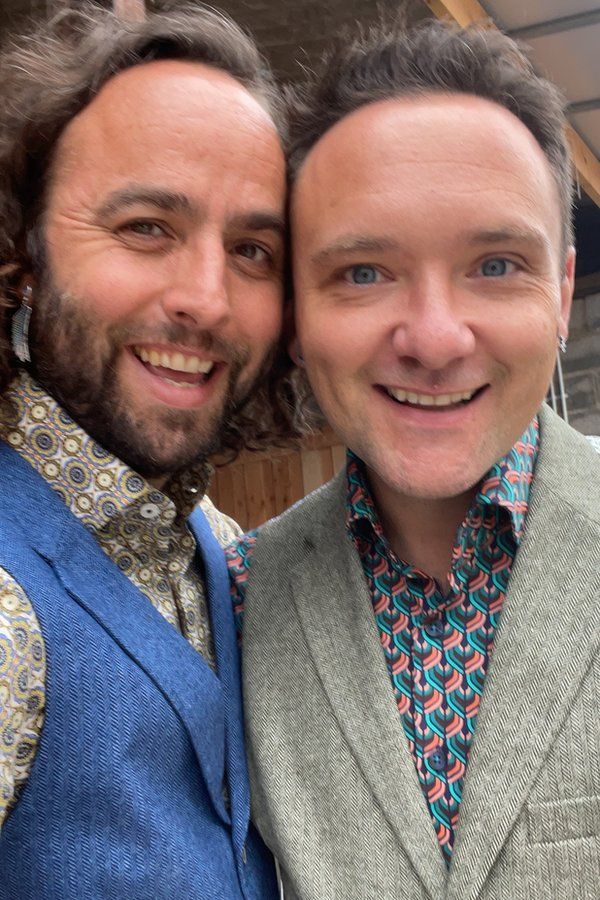 Daf James: 'Y plant sy' wedi newid fy mywyd' - BBC Cymru Fyw