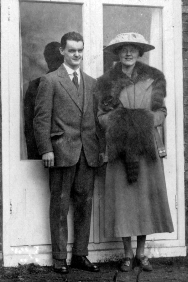 Y Cymro cyntaf i gael ci tywys - BBC Cymru Fyw