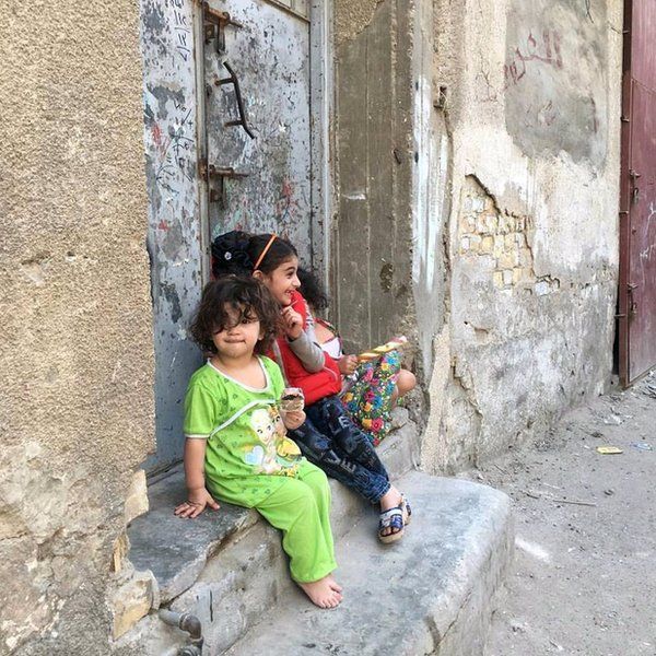 In pictures: Iraqi photos celebrate daily life away from war - BBC News