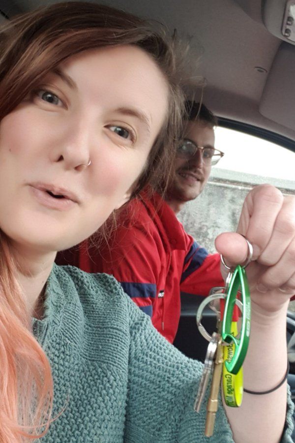 Llio Maddocks: Colli Dad a dysgu byw yn 2020 - BBC Cymru Fyw