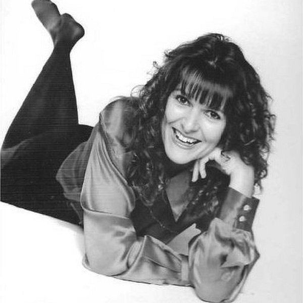 Uned 5... 30 mlynedd ers y rhaglen gyntaf - BBC Cymru Fyw