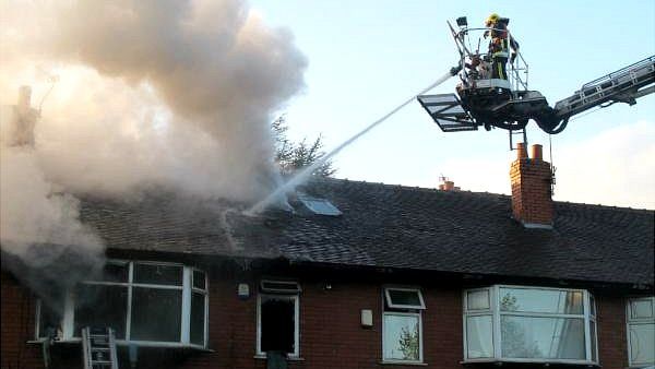 Two hurt in explosion at Poole dry cleaners - BBC News