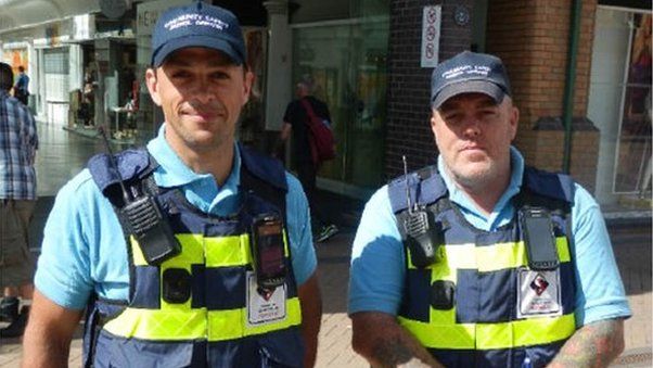 Sixteen arrests in Boscombe police raids against drugs - BBC News