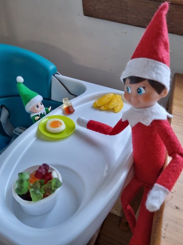 Christmas elves: Do they ever stop misbehaving? - BBC Newsround