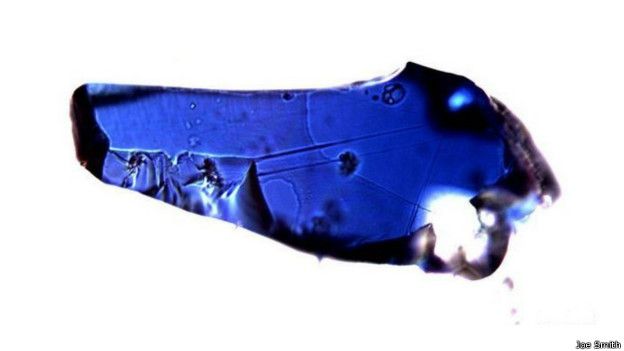 La piedra azul que esconde un océano en el interior de la Tierra - BBC ...