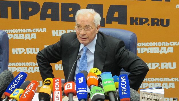 Беглый премьер Украины Азаров - за перенос столицы - BBC News Русская ...