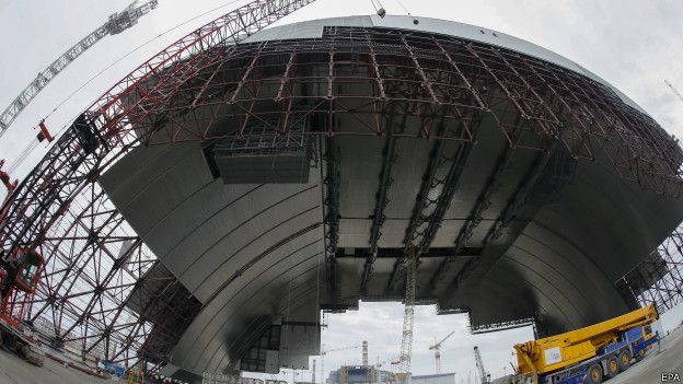 El superdomo que pondrá punto final a Chernobyl - BBC News Mundo