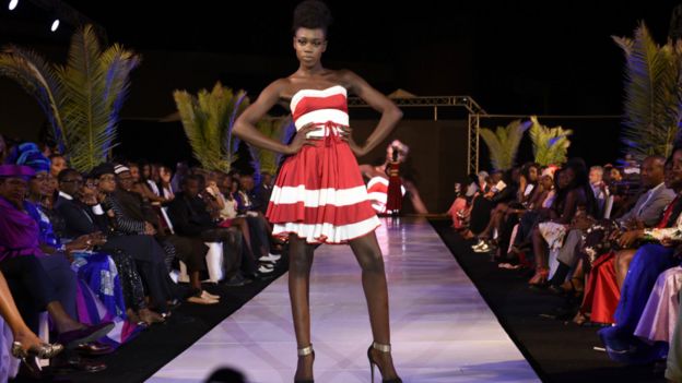 En Images: La Dakar Fashion Week - BBC News Afrique