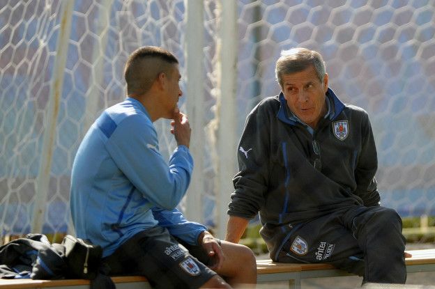 10 años de Óscar Tabárez, el Maestro que recuperó la esencia del fútbol ...