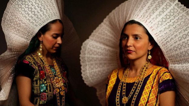 El increíble color de las comunidades indígenas de Oaxaca - BBC News Mundo