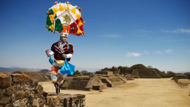 El increíble color de las comunidades indígenas de Oaxaca - BBC News Mundo