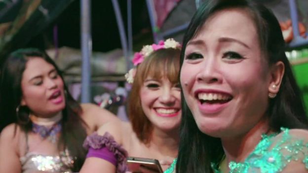 Kisah Irma Bule, penyanyi dangdut yang meninggal dunia dipatuk ular ...