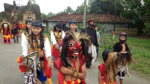 Masjid di Tubaba Lampung dibangun tanpa kubah dan menara - BBC News ...