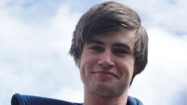 Devon brother and friends in epic tribute to teenager - BBC News