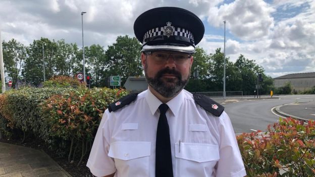 Swindon stabbing: Second murder arrest after man fatally stabbed - BBC News