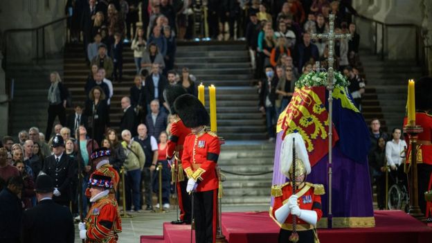 Queen Elizabeth II's grandchildren to observe lying-in-state vigil ...