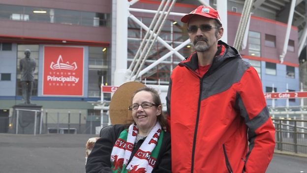 Autistic man 'refused help' on train calls for awareness - BBC News