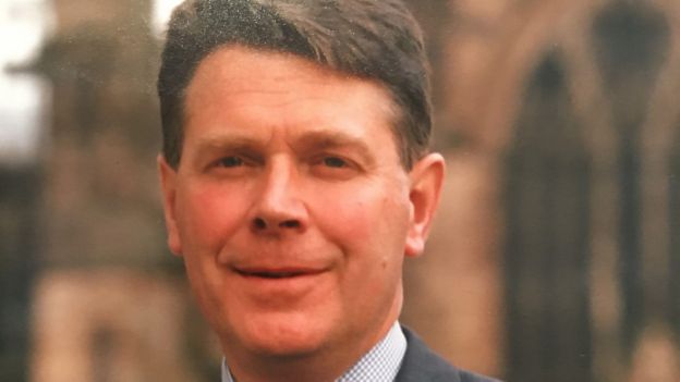 Tributes paid to former Hereford MP Sir Colin Shepherd - BBC News