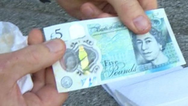 New five pound note: Not suitable for vegetarians - BBC News