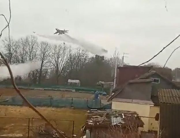 Ukraine conflict: Further false images shared online - BBC News