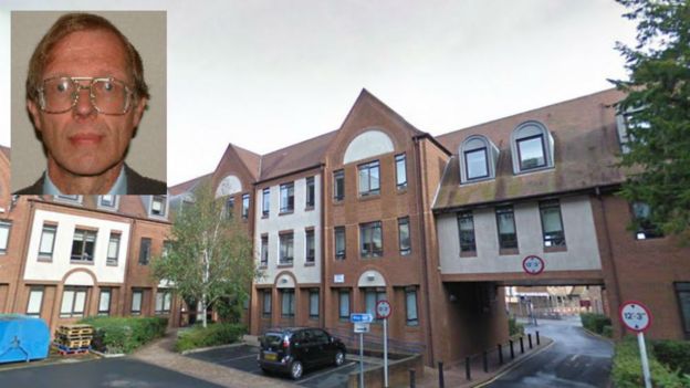 Second Solihull councillor in anti-Muslim tweet probe - BBC News