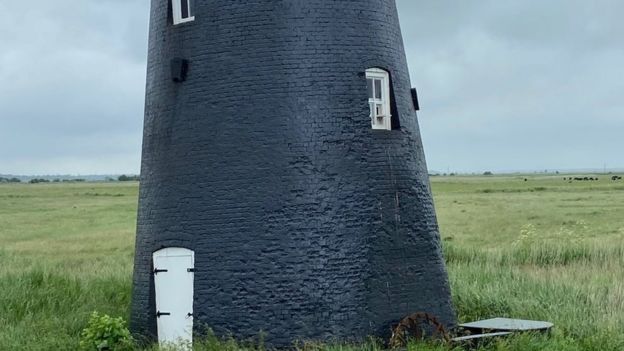 The Broads: 'Urgent action needed' over rising sea levels - BBC News