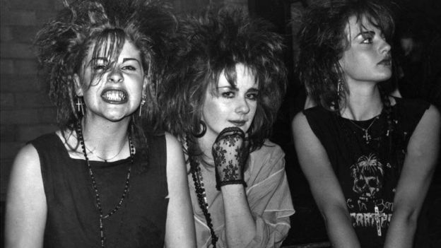 Spiders in Hull: Music venue photos display a 'rare gem' - BBC News