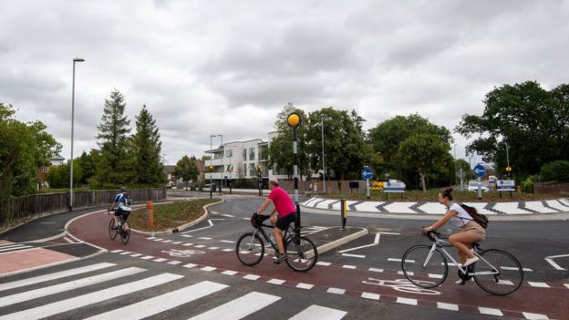Cambridge's Dutch-style roundabout: Why all the fuss? - BBC News