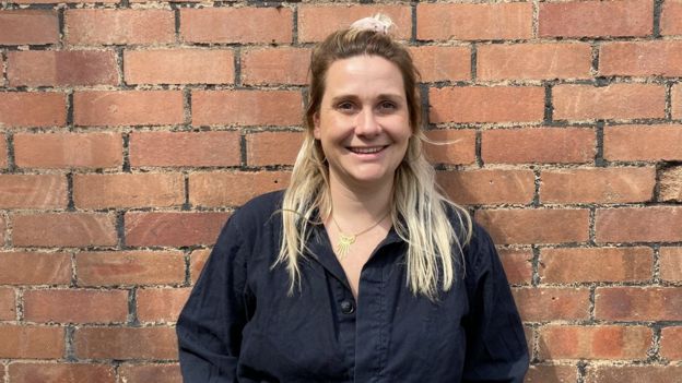 Young Bristol artists mentored by their musical idols - BBC News