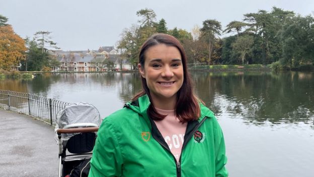 Swansea: Calls for more Welsh language primary schools - BBC News